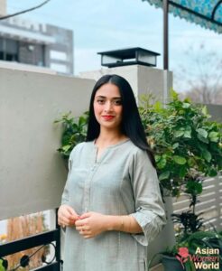 Lovely Pakistani Women: What Makes Them Perfect Girlfriends?