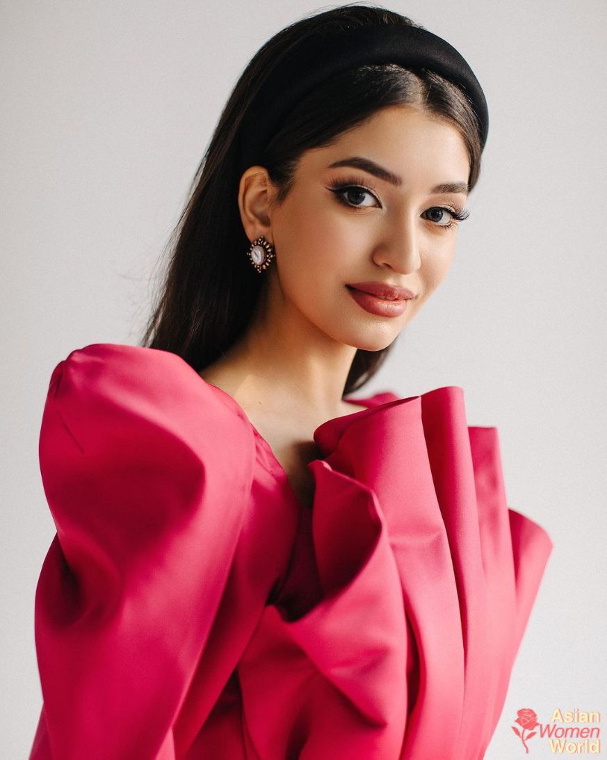 Uzbek Women's Charm: Insights Revealed