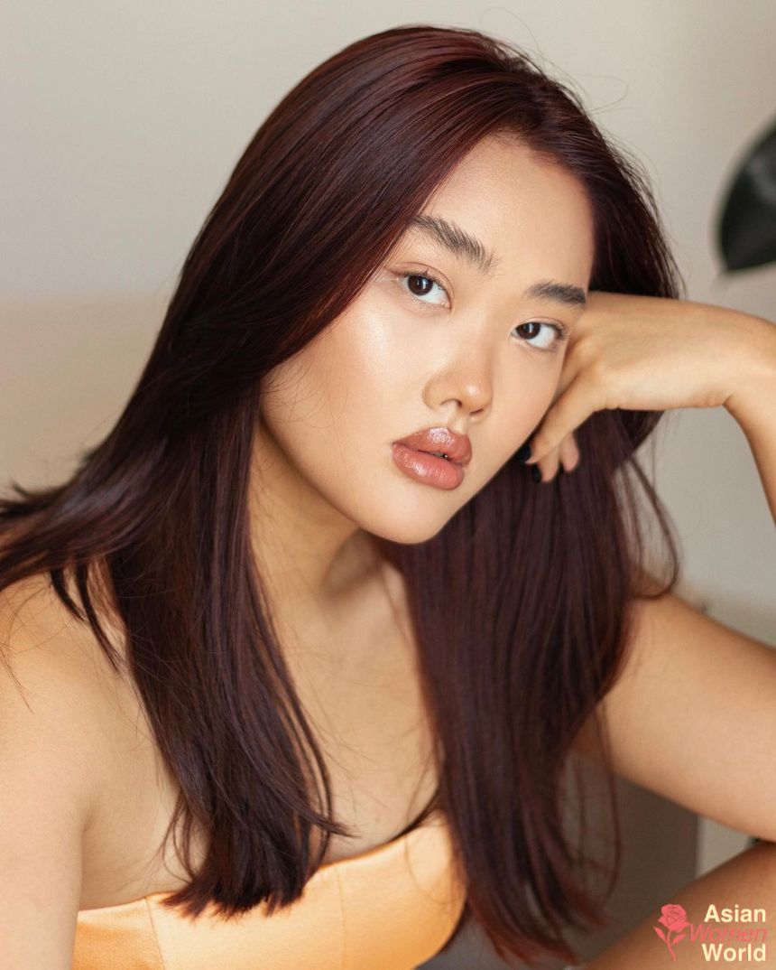 Uzbek Women's Charm: Insights Revealed